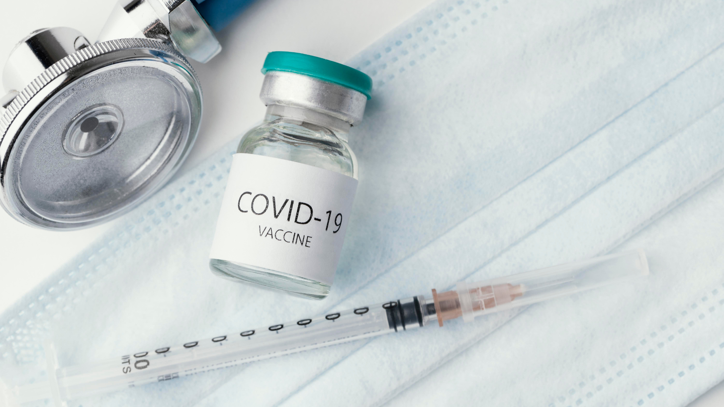 5 loại vắc xin quan trọng dành cho người trên 50 tuổi